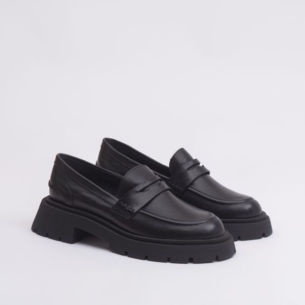 MOCASSIM E MULE EM COURO SEDA COM ENFEITE NO CABEDAL - sonhodospes